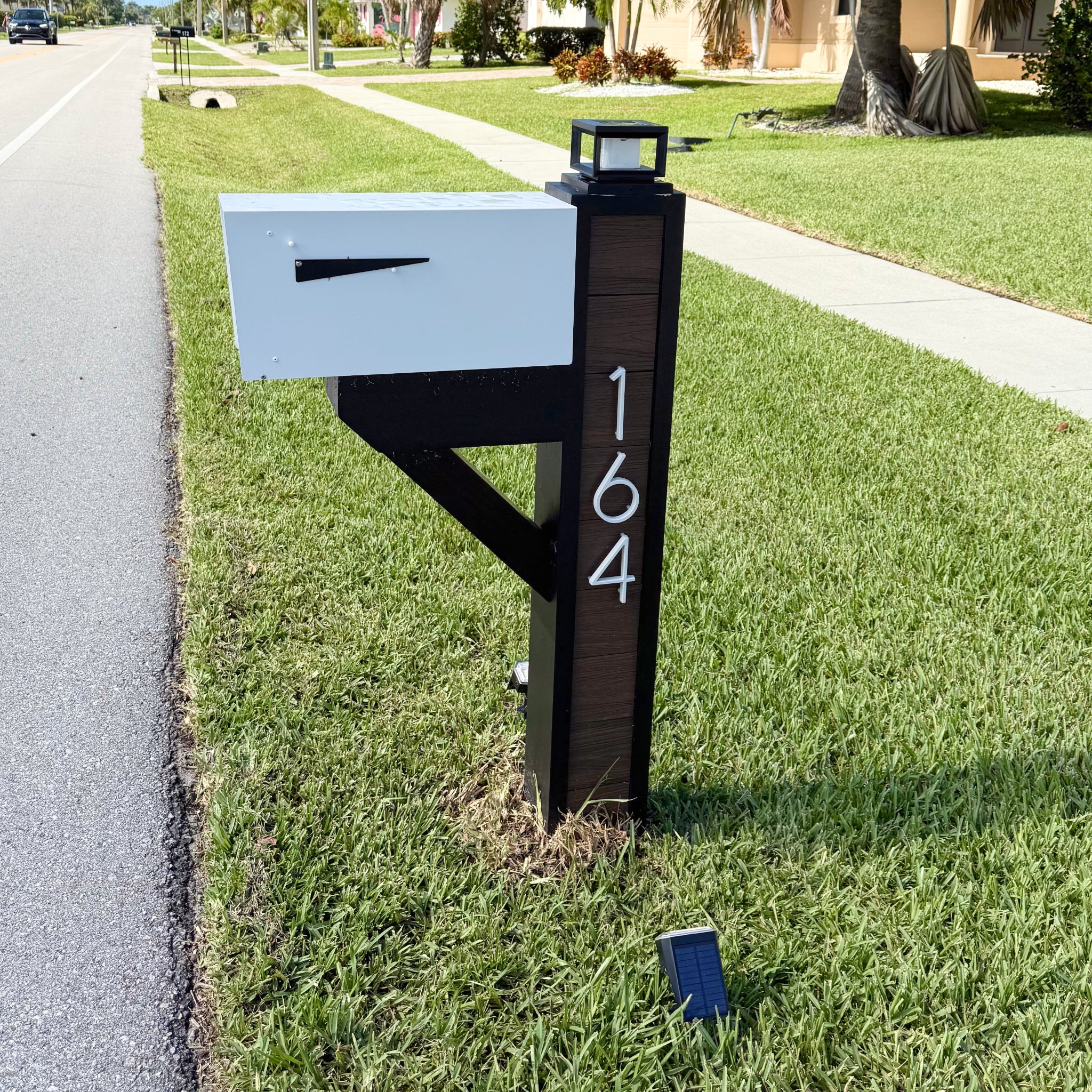 Modern Farmhouse Mailbox | Dream Mailboxes