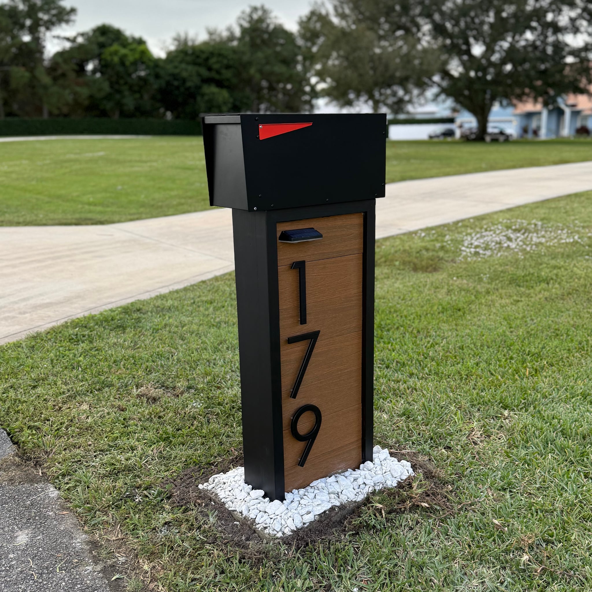 Slatline Sleek Mailbox | Dream Mailboxes
