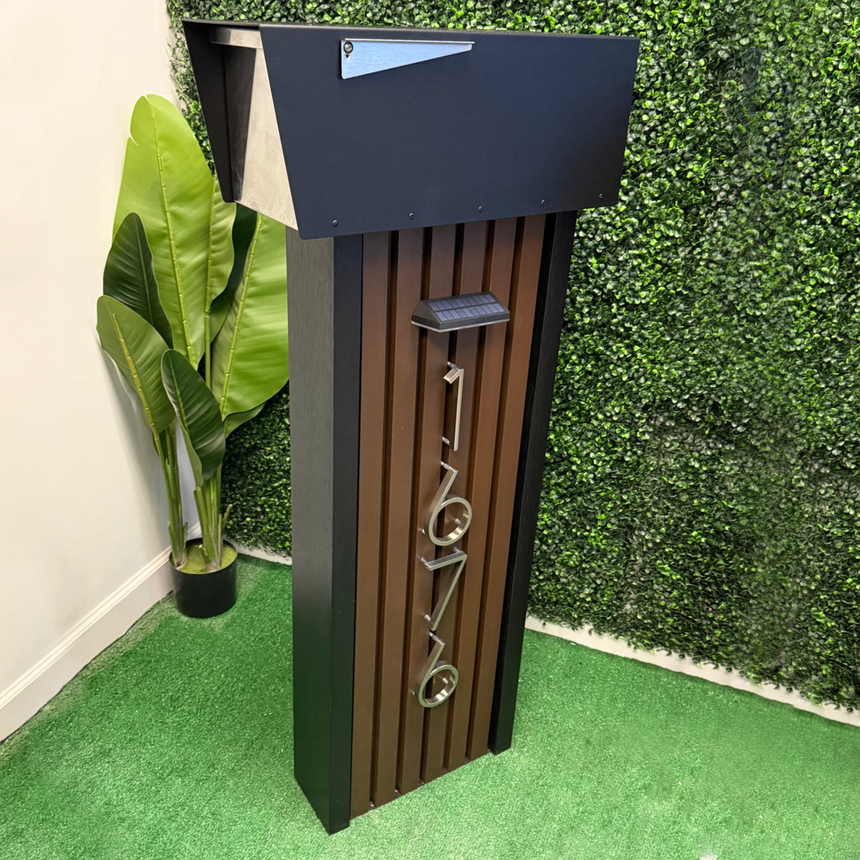 SlatSleek Vertical Mailbox | Dream Mailboxes