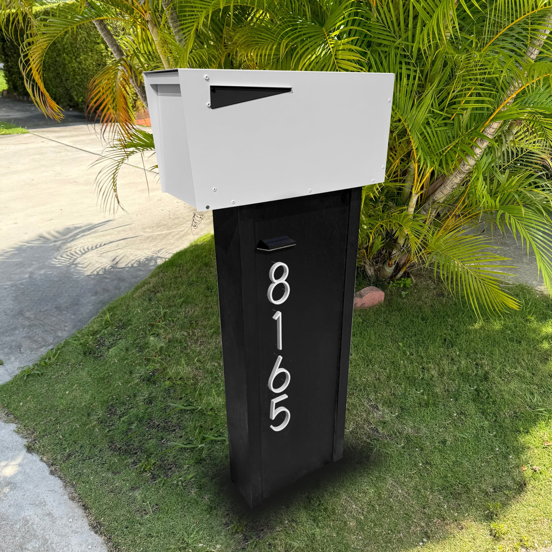 Sleek Mailbox (Composite) | Dream Mailboxes