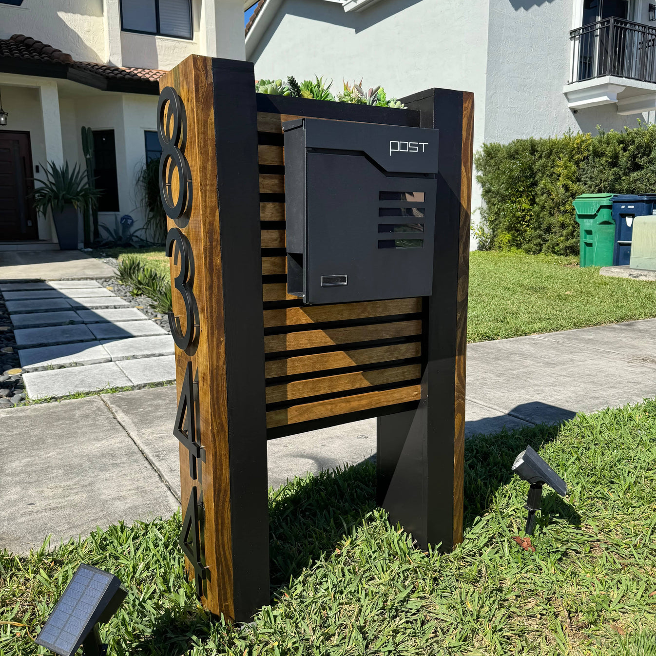 Arcadia Breeze Mailbox | Dream Mailboxes